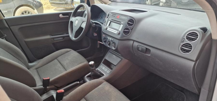 Grey Volkswagen Golf Plus 2007 in Riga, with an engine capacity of 1.90 L and mileage of 423 thousand km for 1800 €, photo 10 on AUTOMOTO.COM.LV