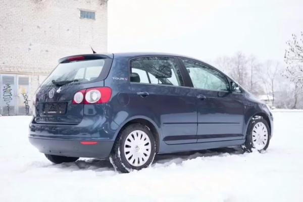 Grey Volkswagen Golf Plus 2007 in Grobiņa, with an engine capacity of 1.90 L and mileage of 267 thousand km for 4250 €, photo 9 on AUTOMOTO.COM.LV