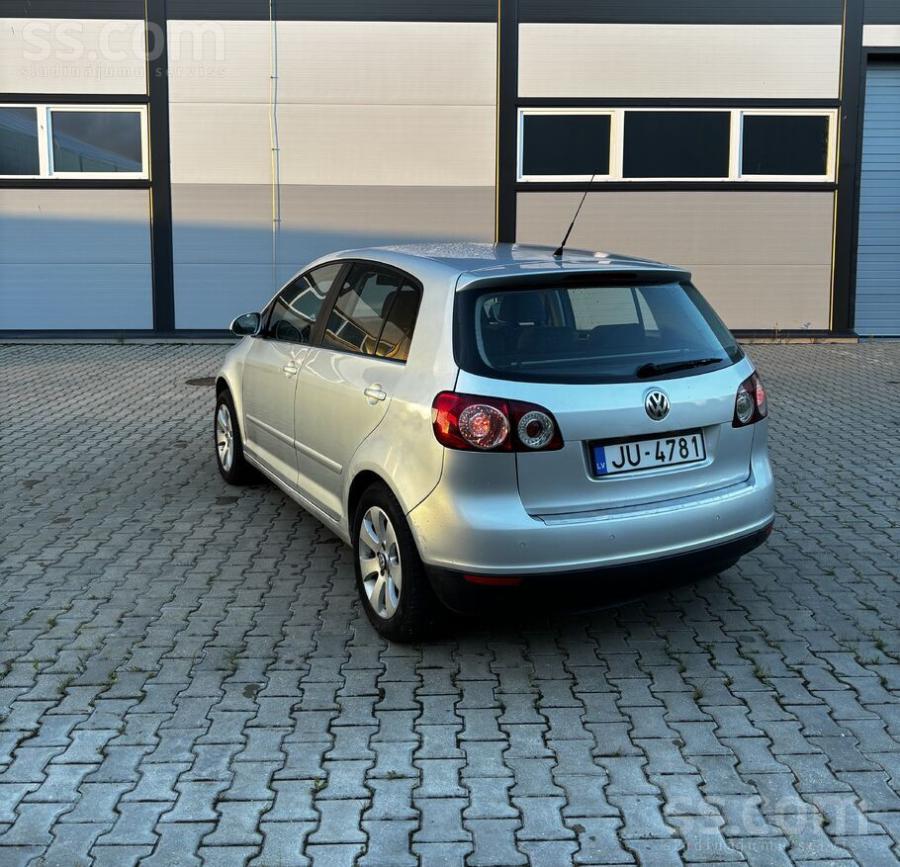 Grey Volkswagen Golf Plus 2007 in Balvi, with an engine capacity of 1.90 L and mileage of 256 thousand km for 2250 €, photo 4 on AUTOMOTO.COM.LV