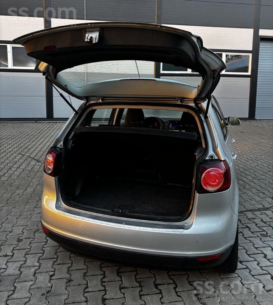 Grey Volkswagen Golf Plus 2007 in Balvi, with an engine capacity of 1.90 L and mileage of 256 thousand km for 2250 €, photo 8 on AUTOMOTO.COM.LV