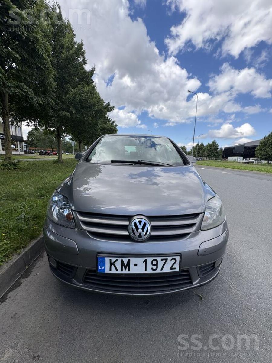 Pelēks Volkswagen Golf Plus 2007 Rīga, ar dzinēja tilpumu 2.00 L un nobraukumu 370 tūkst. km par 1390 €, foto 4 vietnē AUTOMOTO.COM.LV