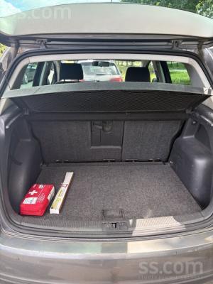 Pelēks Volkswagen Golf Plus 2007 Rīga, ar dzinēja tilpumu 2.00 L un nobraukumu 370 tūkst. km par 1390 €, foto 5 vietnē AUTOMOTO.COM.LV