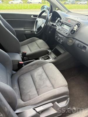 Pelēks Volkswagen Golf Plus 2007 Rīga, ar dzinēja tilpumu 2.00 L un nobraukumu 370 tūkst. km par 1390 €, foto 8 vietnē AUTOMOTO.COM.LV
