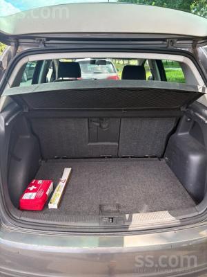 Grey Volkswagen Golf Plus 2007 in Riga, with an engine capacity of 2.00 L and mileage of 370 thousand km for 1390 €, photo 9 on AUTOMOTO.COM.LV