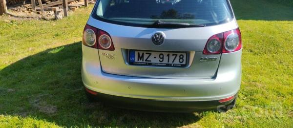 Pelēks Volkswagen Golf Plus 2007 Jēkabpils, ar dzinēja tilpumu 2.00 L un nobraukumu 235 tūkst. km par 2100 €, foto 2 vietnē AUTOMOTO.COM.LV