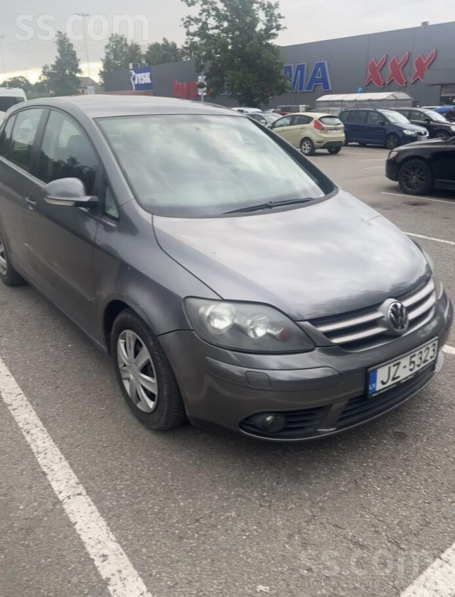 Grey Volkswagen Golf Plus 2007 in Riga, with an engine capacity of 1.40 L and mileage of 317 thousand km for 500 €, photo 1 on AUTOMOTO.COM.LV