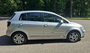 Grey Volkswagen Golf Plus 2007 in Anyksciai, with an engine capacity of 1.97 L and mileage of 239 thousand km for 2100 €, photo 5 on AUTOMOTO.COM.LV