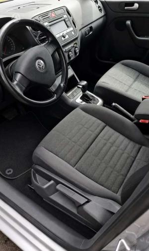 Grey Volkswagen Golf Plus 2007 in Anyksciai, with an engine capacity of 1.97 L and mileage of 239 thousand km for 2100 €, photo 9 on AUTOMOTO.COM.LV