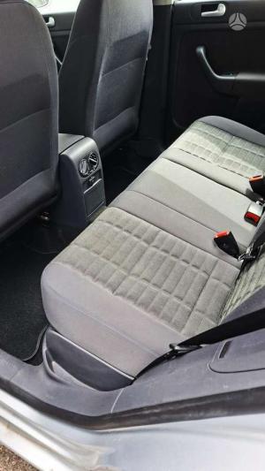 Grey Volkswagen Golf Plus 2007 in Anyksciai, with an engine capacity of 1.97 L and mileage of 239 thousand km for 2100 €, photo 10 on AUTOMOTO.COM.LV