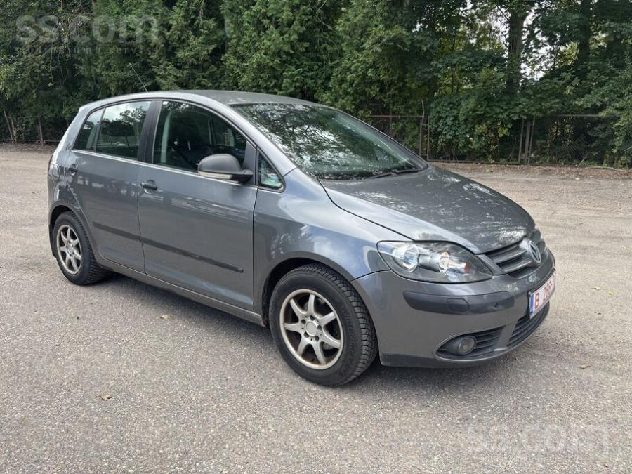 Grey Volkswagen Golf Plus 2007 in Ogre, with an engine capacity of 1.60 L and mileage of 187 thousand km for 1700 €, photo 5 on AUTOMOTO.COM.LV