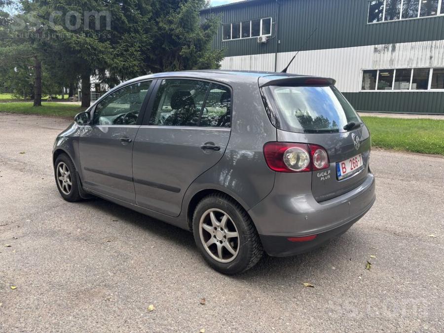 Grey Volkswagen Golf Plus 2007 in Ogre, with an engine capacity of 1.60 L and mileage of 187 thousand km for 1700 €, photo 6 on AUTOMOTO.COM.LV