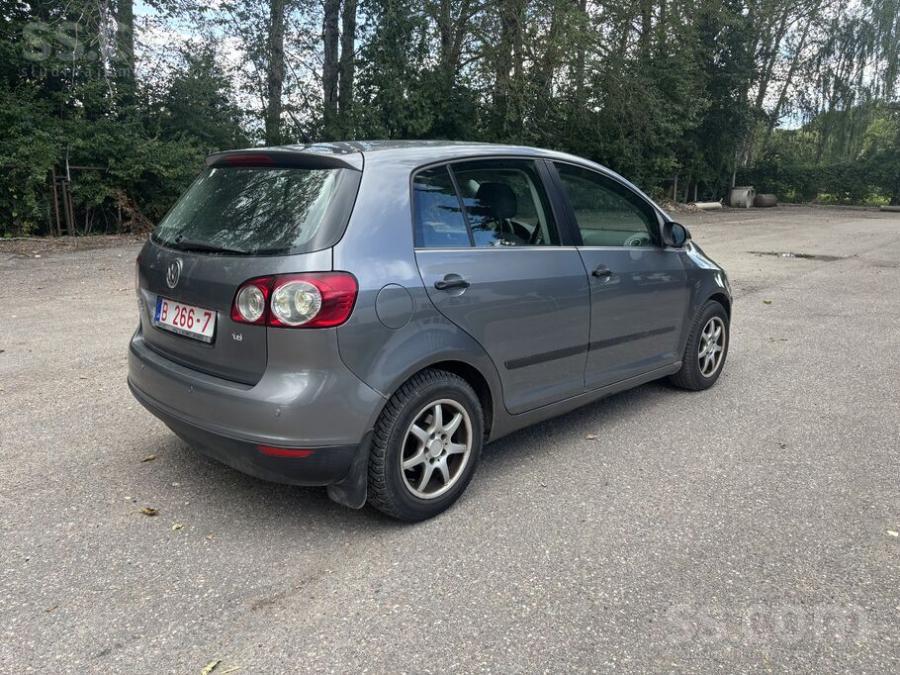 Grey Volkswagen Golf Plus 2007 in Ogre, with an engine capacity of 1.60 L and mileage of 187 thousand km for 1700 €, photo 7 on AUTOMOTO.COM.LV
