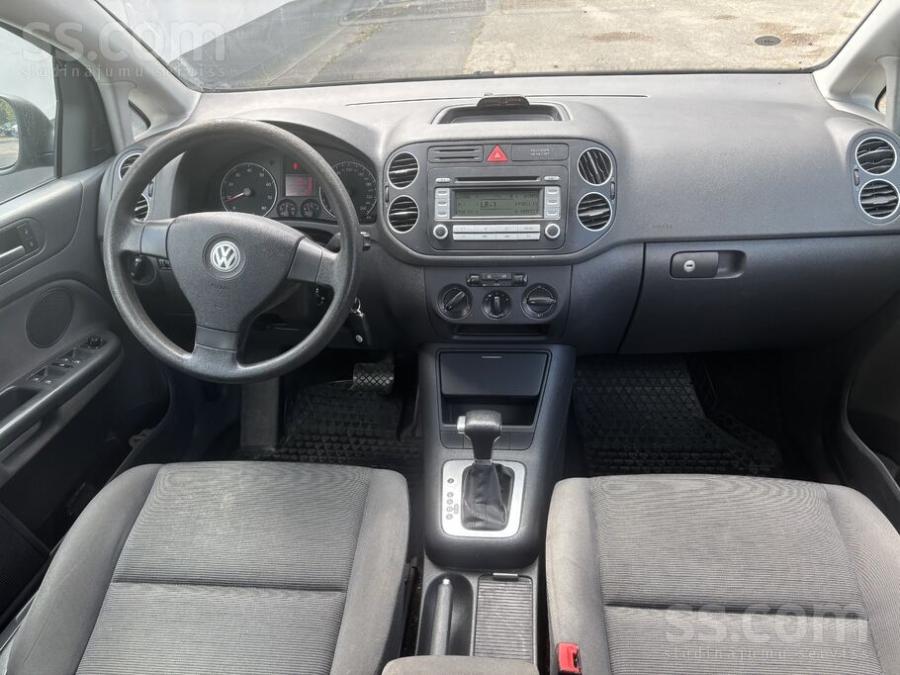 Grey Volkswagen Golf Plus 2007 in Ogre, with an engine capacity of 1.60 L and mileage of 187 thousand km for 1700 €, photo 8 on AUTOMOTO.COM.LV
