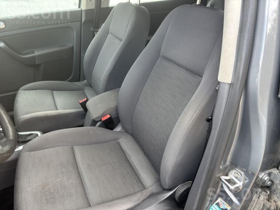 Grey Volkswagen Golf Plus 2007 in Ogre, with an engine capacity of 1.60 L and mileage of 187 thousand km for 1700 €, photo 9 on AUTOMOTO.COM.LV