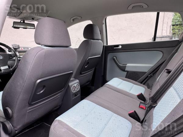 Pelēks Volkswagen Golf Plus 2007 Rīga, ar dzinēja tilpumu 2.00 L un nobraukumu 202 tūkst. km par 4790 €, foto 10 vietnē AUTOMOTO.COM.LV