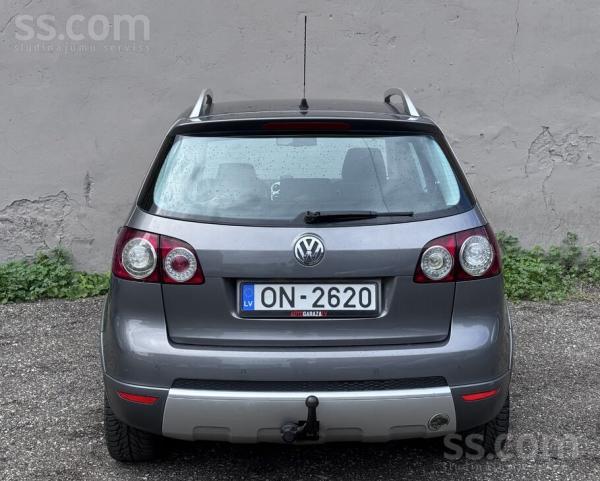 Pelēks Volkswagen Golf Plus 2007 Rīga, ar dzinēja tilpumu 2.00 L un nobraukumu 202 tūkst. km par 4790 €, foto 4 vietnē AUTOMOTO.COM.LV