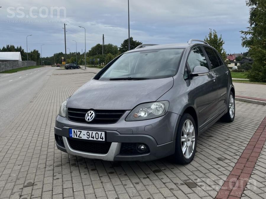 Pelēks Volkswagen Golf Plus 2007 Valmiera, ar dzinēja tilpumu 1.90 L un nobraukumu 334 tūkst. km par 2350 €, foto 1 vietnē AUTOMOTO.COM.LV