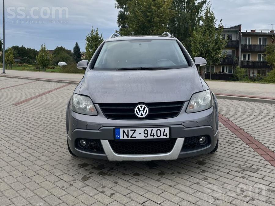 Pelēks Volkswagen Golf Plus 2007 Valmiera, ar dzinēja tilpumu 1.90 L un nobraukumu 334 tūkst. km par 2350 €, foto 5 vietnē AUTOMOTO.COM.LV