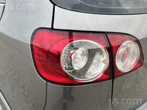 Pelēks Volkswagen Golf Plus 2007 Valmiera, ar dzinēja tilpumu 1.90 L un nobraukumu 334 tūkst. km par 2350 €, foto 9 vietnē AUTOMOTO.COM.LV