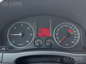 Pelēks Volkswagen Golf Plus 2007 Valmiera, ar dzinēja tilpumu 1.90 L un nobraukumu 334 tūkst. km par 2350 €, foto 15 vietnē AUTOMOTO.COM.LV