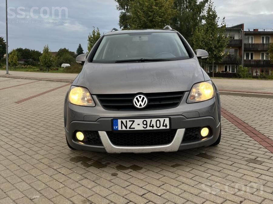 Pelēks Volkswagen Golf Plus 2007 Valmiera, ar dzinēja tilpumu 1.90 L un nobraukumu 334 tūkst. km par 2350 €, foto 18 vietnē AUTOMOTO.COM.LV