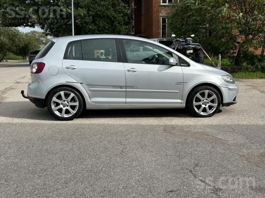 Pelēks Volkswagen Golf Plus 2007 Liepāja, ar dzinēja tilpumu 1.90 L un nobraukumu 0 tūkst. km par 3300 €, foto 5 vietnē AUTOMOTO.COM.LV