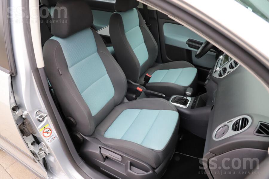 Grey Volkswagen Golf Plus 2007 in Tukums, with an engine capacity of 1.90 L and mileage of 212 thousand km for 5500 €, photo 10 on AUTOMOTO.COM.LV