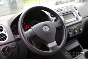 Grey Volkswagen Golf Plus 2007 in Tukums, with an engine capacity of 1.90 L and mileage of 212 thousand km for 5500 €, photo 15 on AUTOMOTO.COM.LV