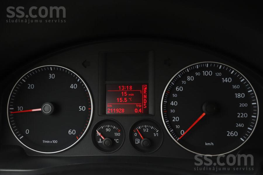 Grey Volkswagen Golf Plus 2007 in Tukums, with an engine capacity of 1.90 L and mileage of 212 thousand km for 5500 €, photo 20 on AUTOMOTO.COM.LV