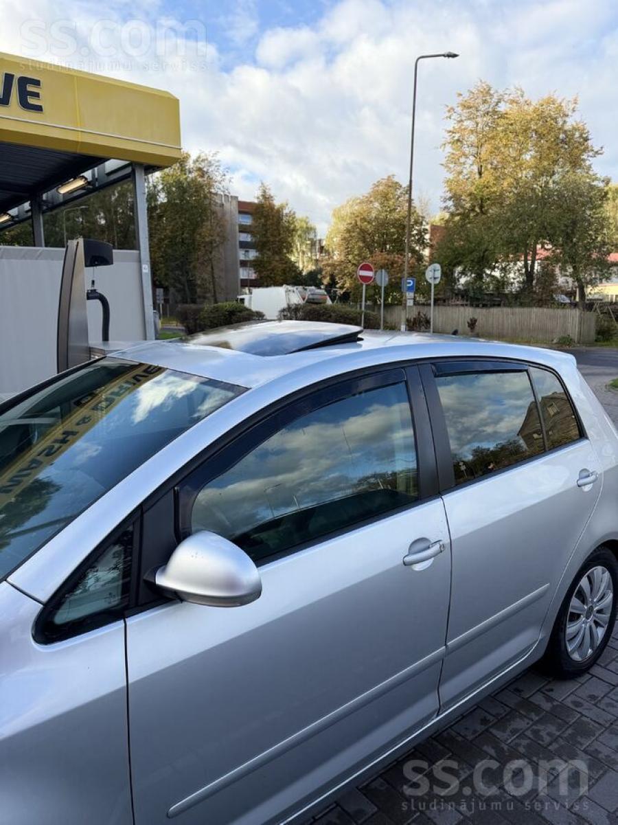 Grey Volkswagen Golf Plus 2007 in Jelgava, with an engine capacity of 1.90 L and mileage of 356 thousand km for 1900 €, photo 4 on AUTOMOTO.COM.LV