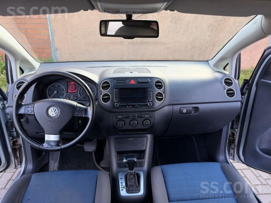 Grey Volkswagen Golf Plus 2007 in Jelgava, with an engine capacity of 1.90 L and mileage of 356 thousand km for 1900 €, photo 6 on AUTOMOTO.COM.LV