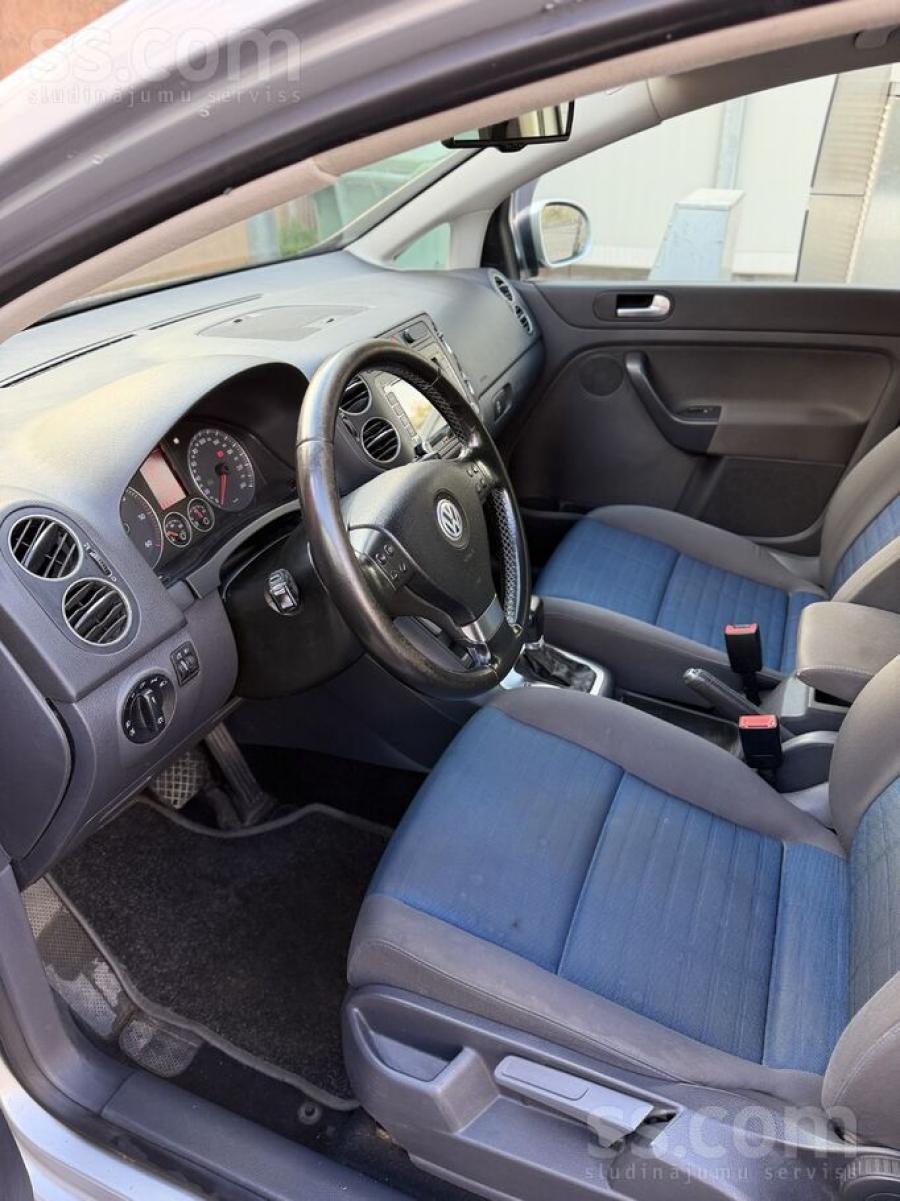 Grey Volkswagen Golf Plus 2007 in Jelgava, with an engine capacity of 1.90 L and mileage of 356 thousand km for 1900 €, photo 7 on AUTOMOTO.COM.LV