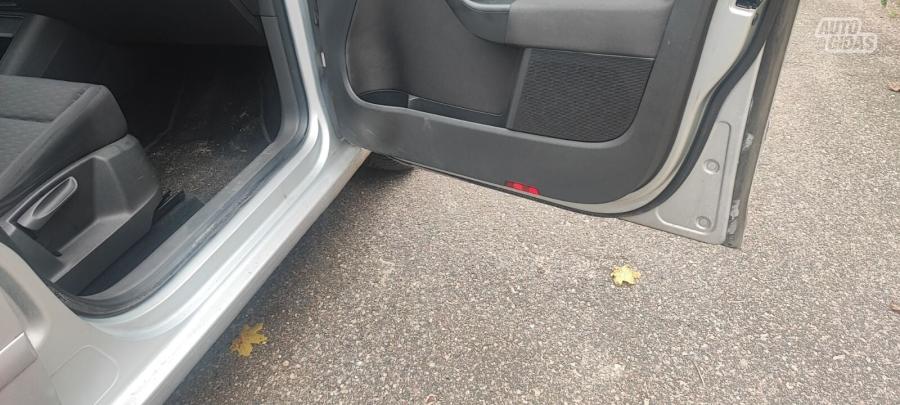 Pelēks Volkswagen Golf Plus 2007 Viļņa, ar dzinēja tilpumu 1.90 L un nobraukumu 310 tūkst. km par 1990 €, foto 7 vietnē AUTOMOTO.COM.LV