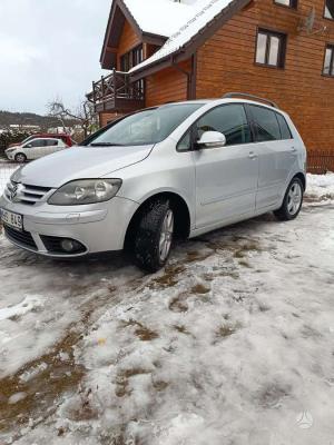 Grey Volkswagen Golf Plus 2008 in Vilnius, with an engine capacity of 1.97 L and mileage of 335 thousand km for 1900 €, photo  on AUTOMOTO.COM.LV