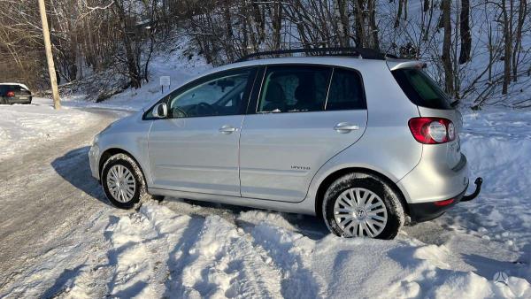 Grey Volkswagen Golf Plus 2008 in Kaunas, with an engine capacity of 1.60 L and mileage of 241 thousand km for 2500 €, photo 1 on AUTOMOTO.COM.LV