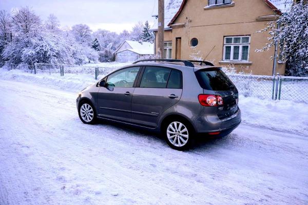 Pelēks Volkswagen Golf Plus 2008 Kėdainiai, ar dzinēja tilpumu 1.90 L un nobraukumu 202 tūkst. km par 5500 €, foto 2 vietnē AUTOMOTO.COM.LV