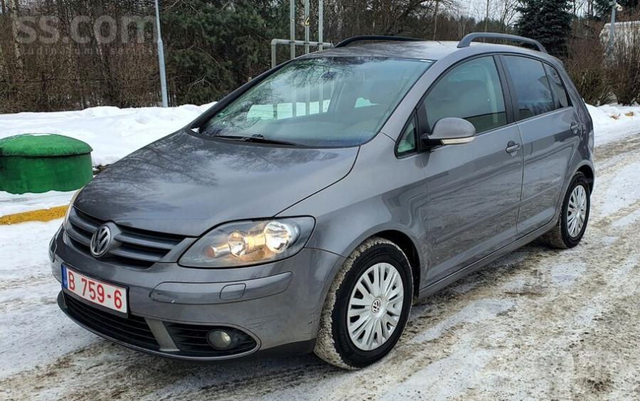 Grey Volkswagen Golf Plus 2008 in Riga, with an engine capacity of 1.90 L and mileage of 229 thousand km for 3990 €, photo 1 on AUTOMOTO.COM.LV