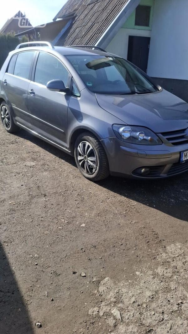 Pelēks Volkswagen Golf Plus 2008 Viļņa, ar dzinēja tilpumu 1.90 L un nobraukumu 214 tūkst. km par 3800 €, foto 1 vietnē AUTOMOTO.COM.LV