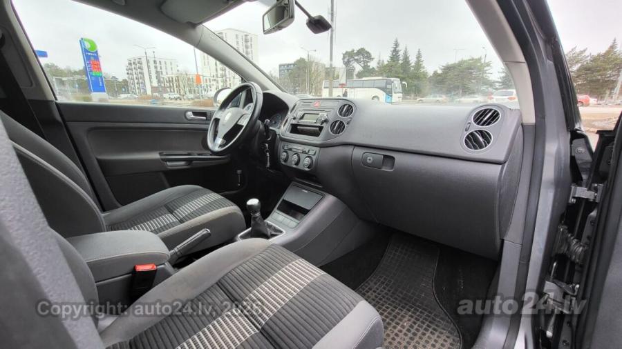 Pelēks Volkswagen Golf Plus 2008 Tallina, ar dzinēja tilpumu 1.60 L un nobraukumu 100 tūkst. km par 2990 €, foto 10 vietnē AUTOMOTO.COM.LV