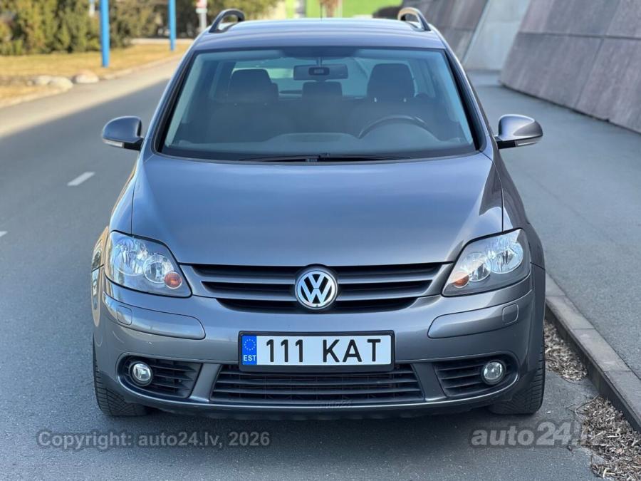 Pelēks Volkswagen Golf Plus 2008 Tallina, ar dzinēja tilpumu 1.60 L un nobraukumu 102 tūkst. km par 3990 €, foto 1 vietnē AUTOMOTO.COM.LV