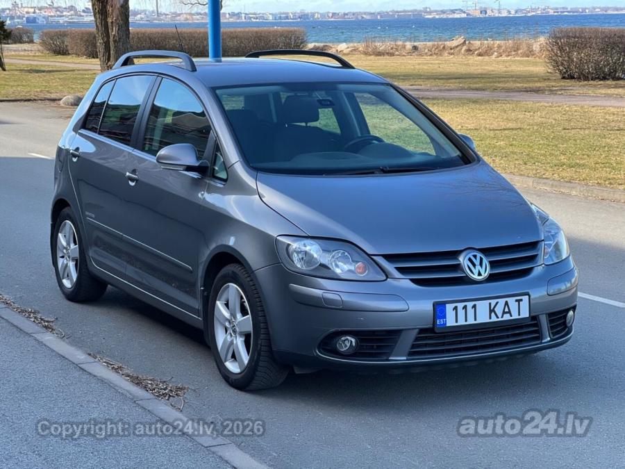 Pelēks Volkswagen Golf Plus 2008 Tallina, ar dzinēja tilpumu 1.60 L un nobraukumu 102 tūkst. km par 3990 €, foto 5 vietnē AUTOMOTO.COM.LV