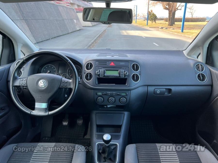 Pelēks Volkswagen Golf Plus 2008 Tallina, ar dzinēja tilpumu 1.60 L un nobraukumu 102 tūkst. km par 3990 €, foto 9 vietnē AUTOMOTO.COM.LV