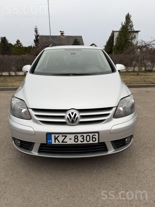 Pelēks Volkswagen Golf Plus 2008 Preiļi, ar dzinēja tilpumu 1.40 L un nobraukumu 126 tūkst. km par 3500 €, foto 1 vietnē AUTOMOTO.COM.LV