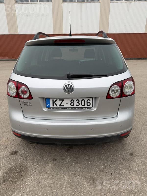 Pelēks Volkswagen Golf Plus 2008 Preiļi, ar dzinēja tilpumu 1.40 L un nobraukumu 126 tūkst. km par 3500 €, foto 2 vietnē AUTOMOTO.COM.LV