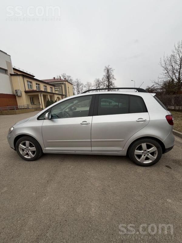 Pelēks Volkswagen Golf Plus 2008 Preiļi, ar dzinēja tilpumu 1.40 L un nobraukumu 126 tūkst. km par 3500 €, foto 4 vietnē AUTOMOTO.COM.LV