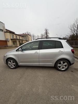 Pelēks Volkswagen Golf Plus 2008 Preiļi, ar dzinēja tilpumu 1.40 L un nobraukumu 126 tūkst. km par 3500 €, foto 5 vietnē AUTOMOTO.COM.LV