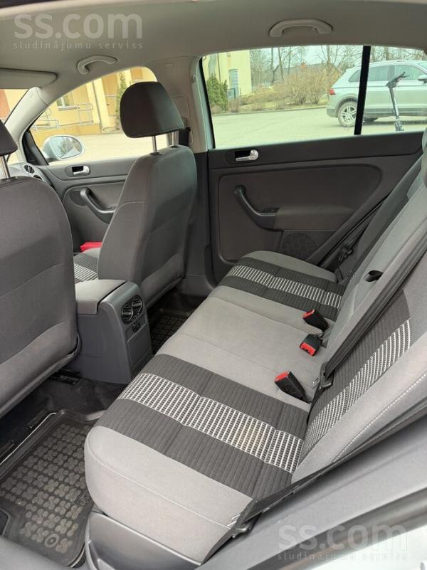Pelēks Volkswagen Golf Plus 2008 Preiļi, ar dzinēja tilpumu 1.40 L un nobraukumu 126 tūkst. km par 3500 €, foto 8 vietnē AUTOMOTO.COM.LV