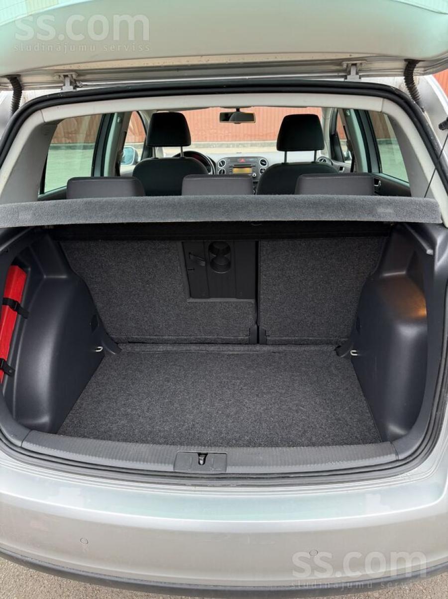 Pelēks Volkswagen Golf Plus 2008 Preiļi, ar dzinēja tilpumu 1.40 L un nobraukumu 126 tūkst. km par 3500 €, foto 10 vietnē AUTOMOTO.COM.LV