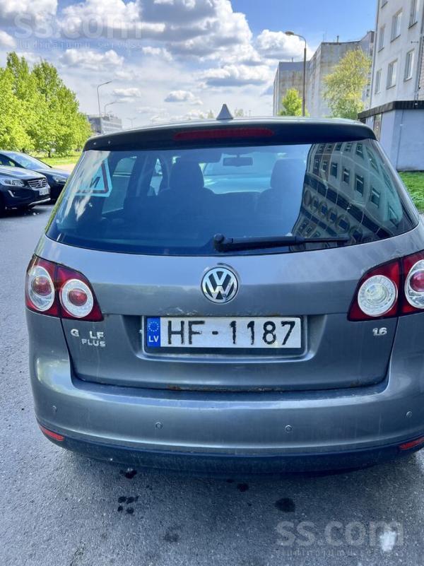 Pelēks Volkswagen Golf Plus 2008 Rīga, ar dzinēja tilpumu 1.60 L un nobraukumu 314 tūkst. km par 1700 €, foto 4 vietnē AUTOMOTO.COM.LV