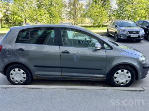 Pelēks Volkswagen Golf Plus 2008 Rīga, ar dzinēja tilpumu 1.60 L un nobraukumu 314 tūkst. km par 1700 €, foto 7 vietnē AUTOMOTO.COM.LV